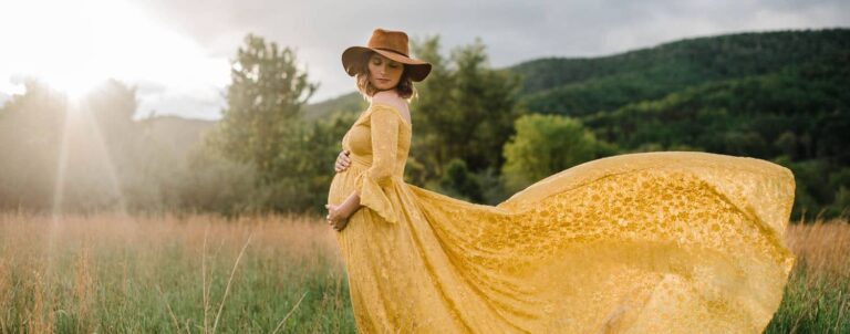 Maternity Poses: These 3 Simple Setups are All You Need